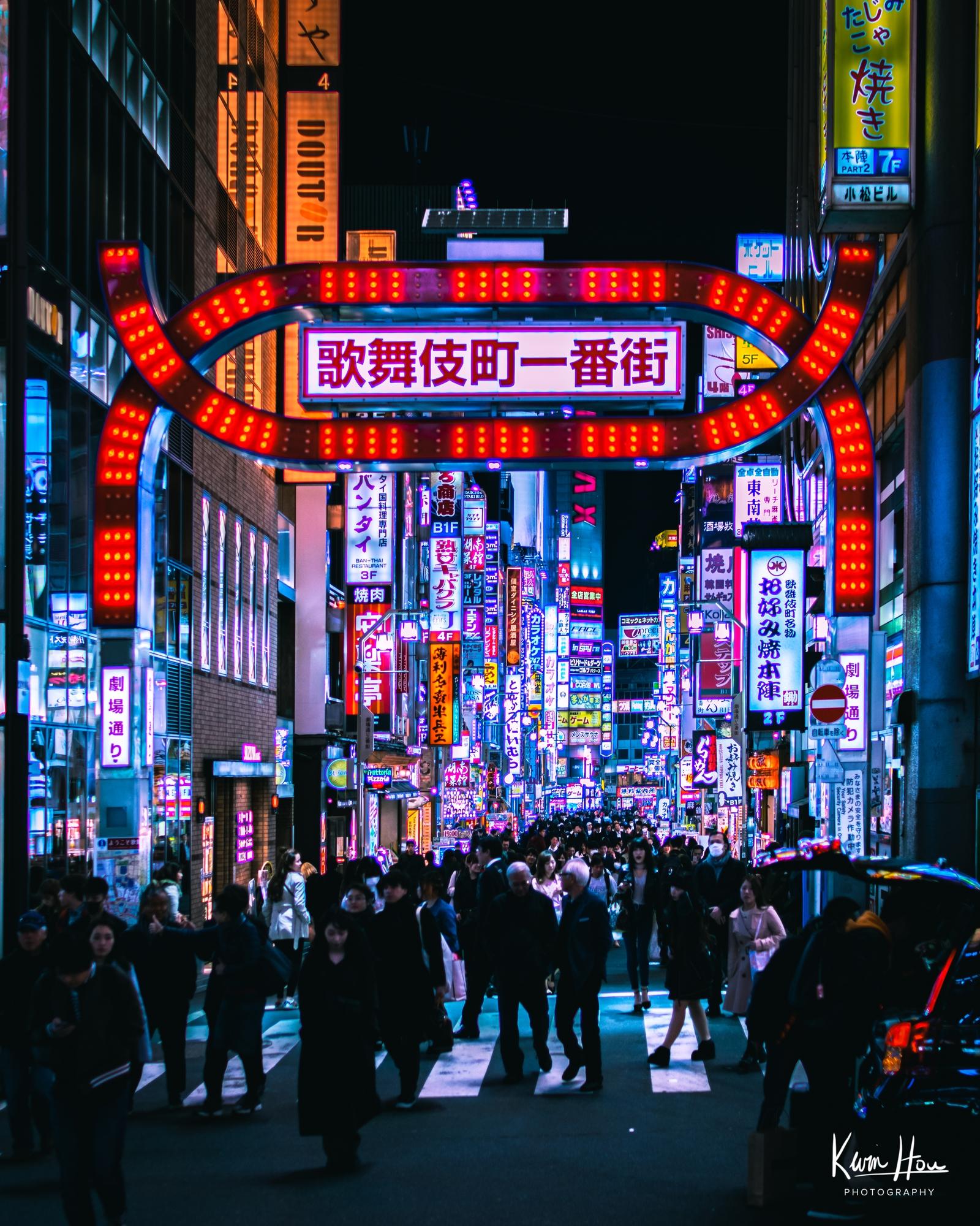 Tokyo Shinjuku Alley Cyberpunk Neon | Kevin Hou Photography
